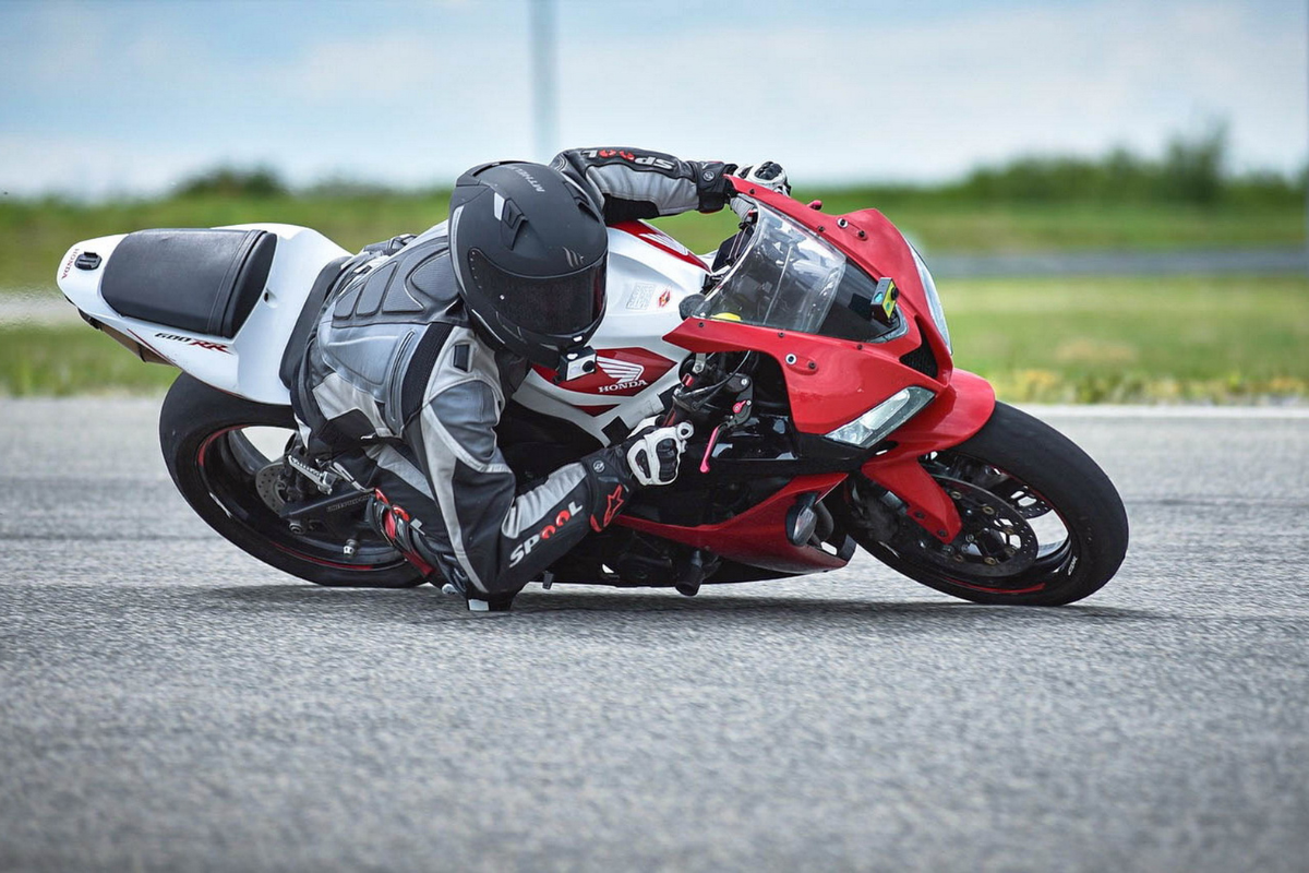 Domptez le Circuit : Moto Sportive et Sécurité – Blog actualité ...